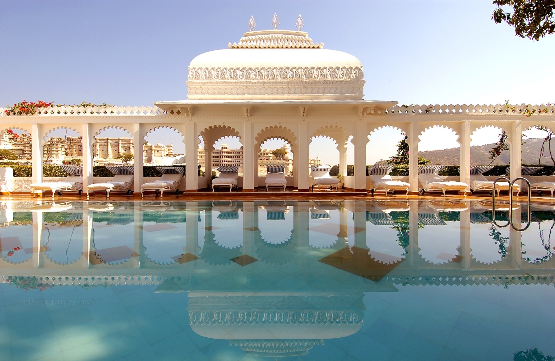 Taj Lake Palace: Um palácio flutuante na Índia para que te sintas um ...