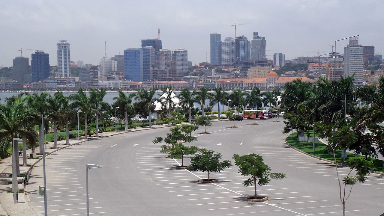 Angola: casas na Baía de Luanda à venda por menos de 300 mil euros ...