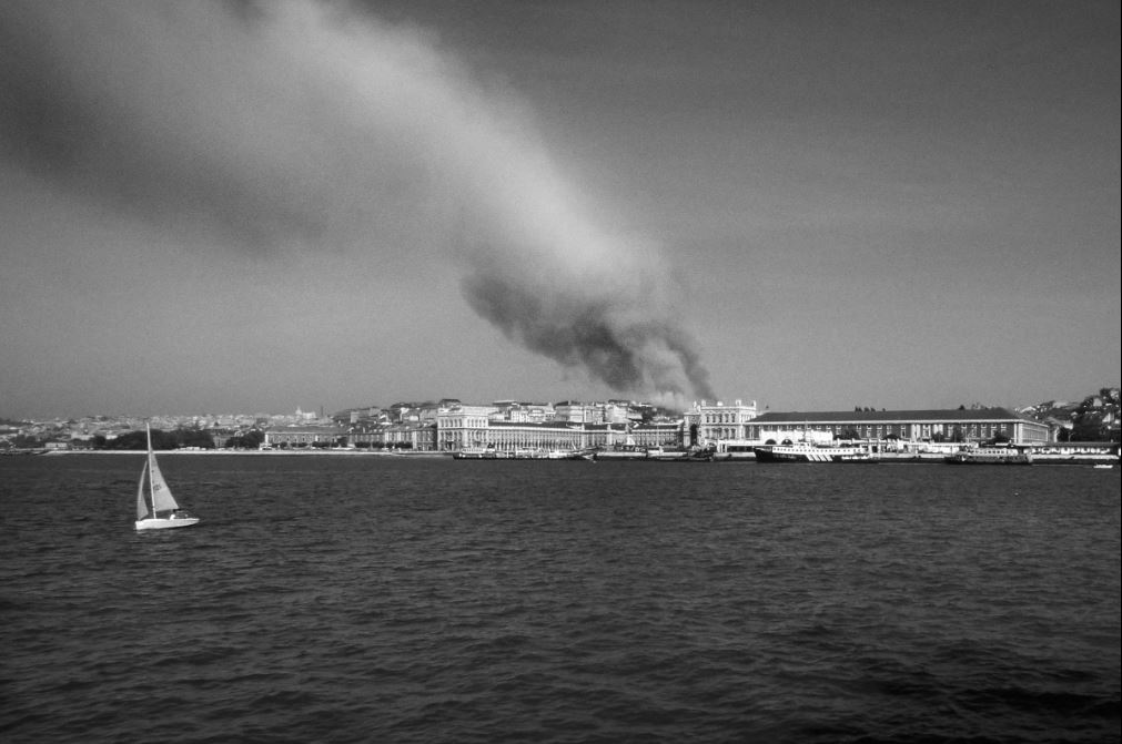 Incêndio no Chiado, 30 anos depois – as imagens do coração de Lisboa em ...