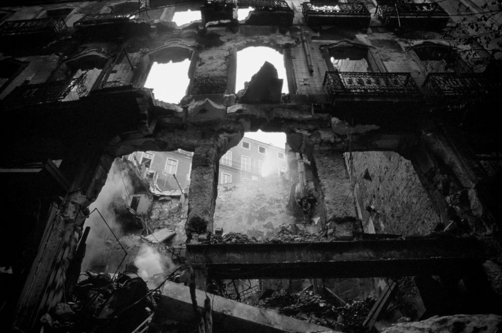 Incêndio no Chiado, 30 anos depois – as imagens do coração de Lisboa em ...