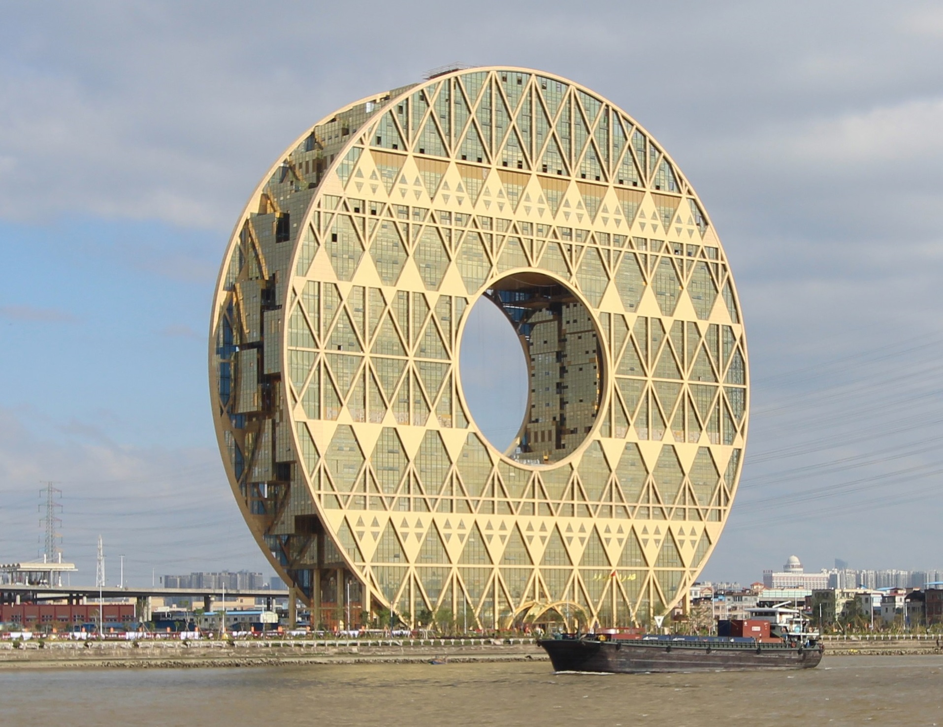 Edifícios insólitos (para serem comidos) que parecem um donut ...