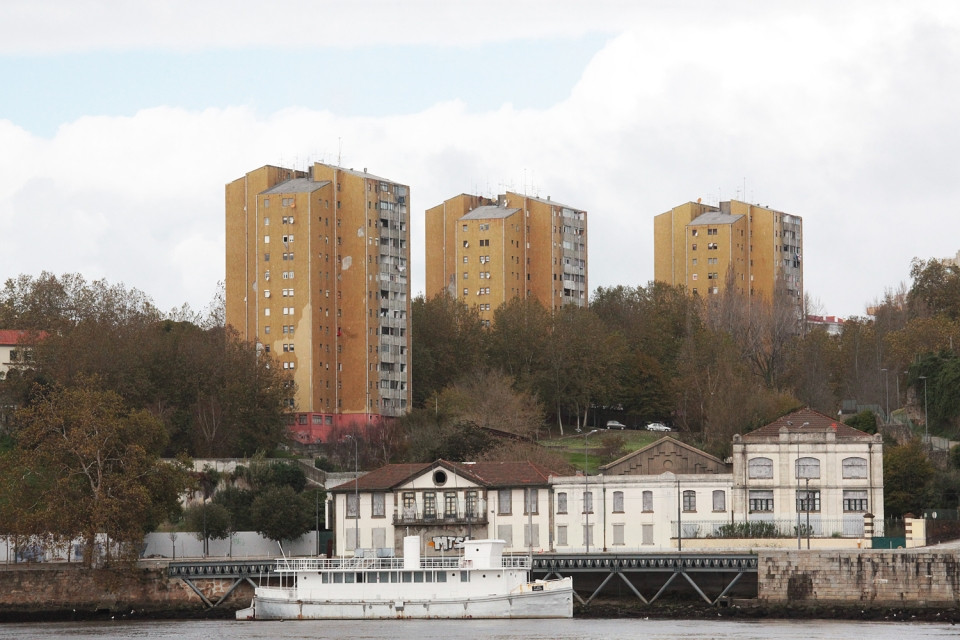 Torres do Aleixo no Porto já estão a ser desmontadas - bairro vai ...