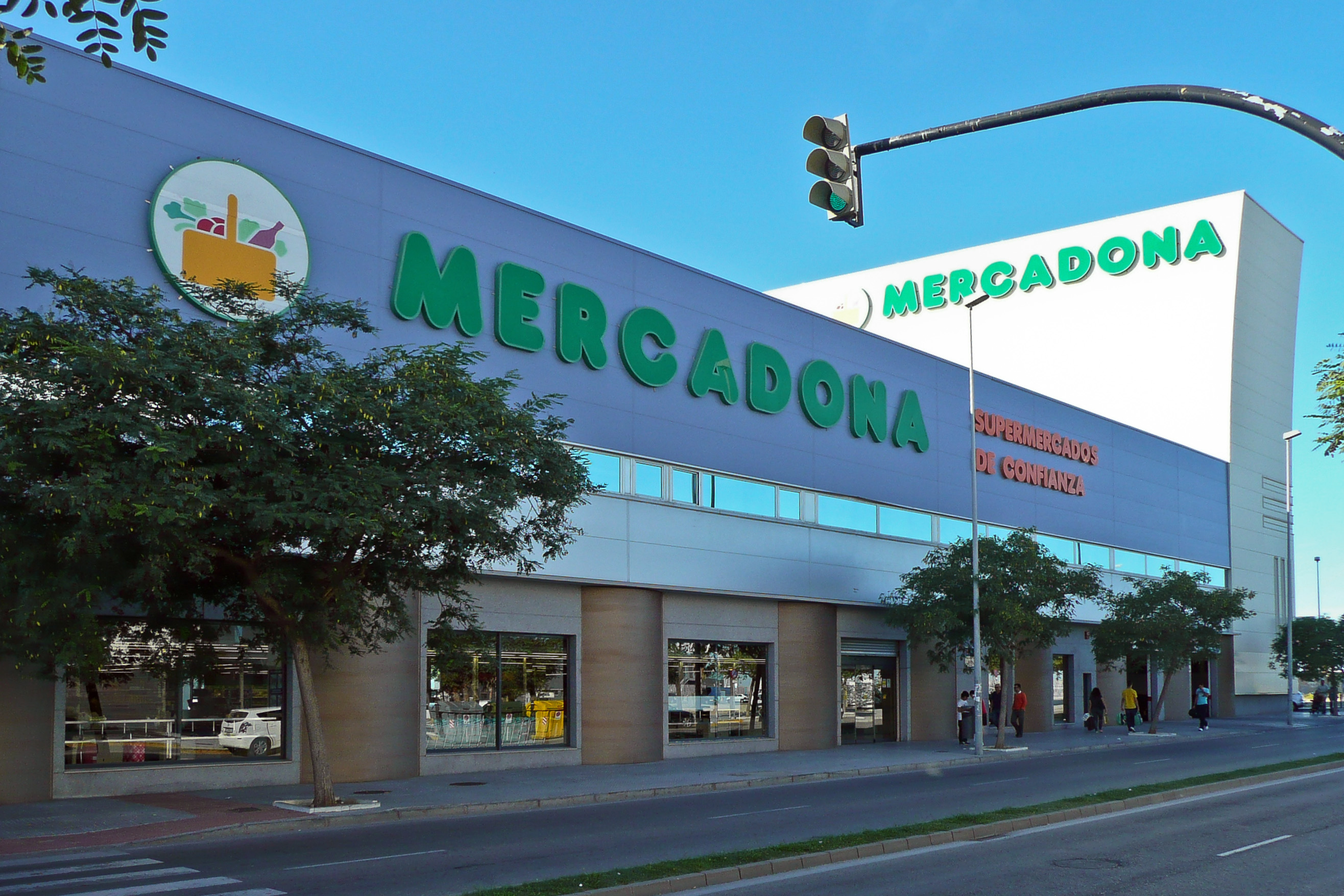 Mercadona chega a Portugal e abre uma loja por semana em julho ...