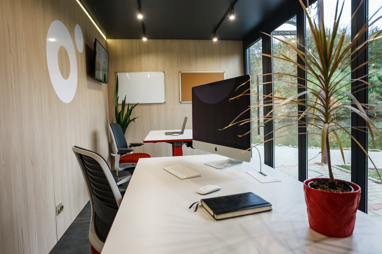 Nooka, um escritório pré-fabricado que pode ser arrendado para ...