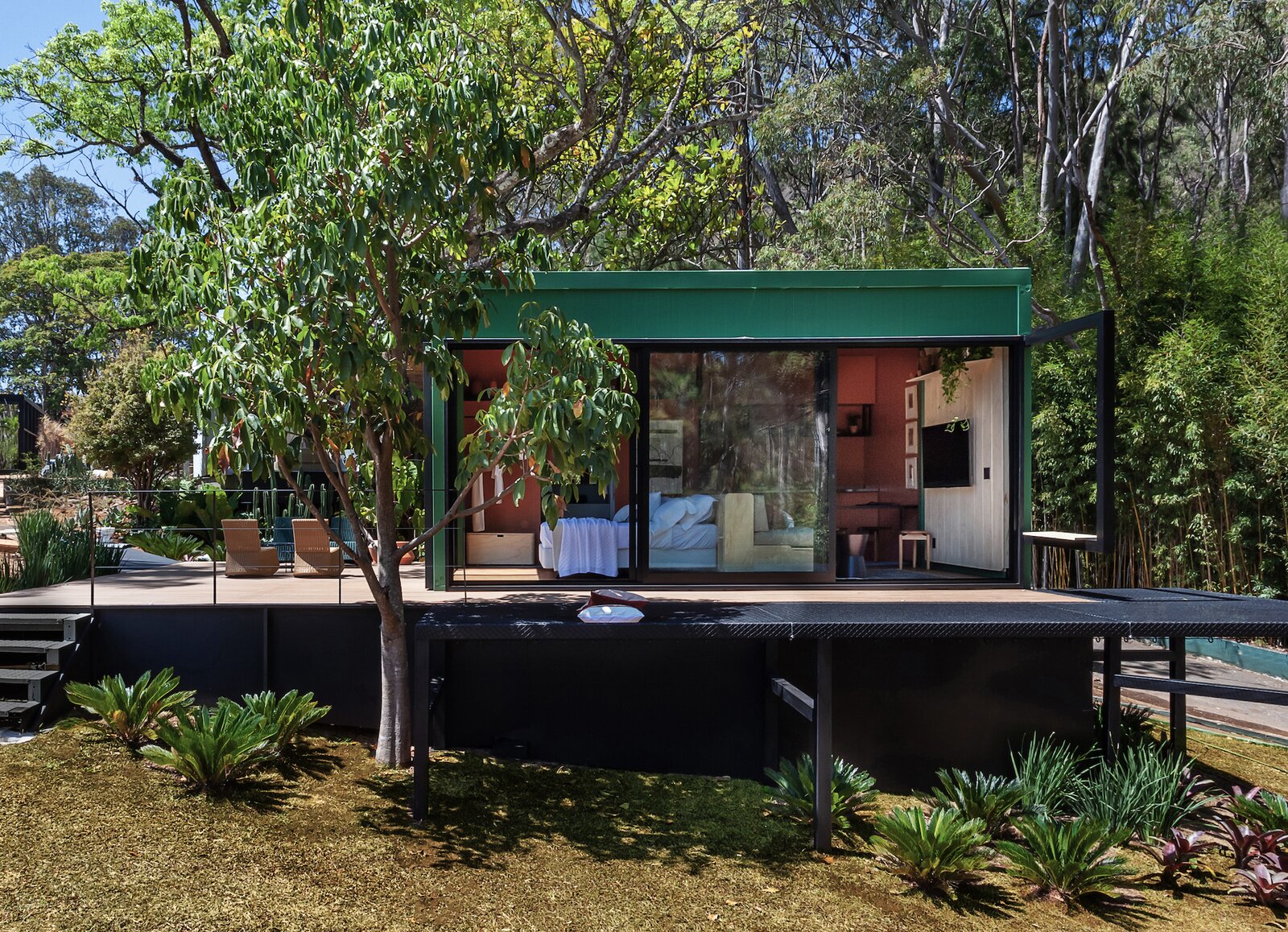 Casa pré-fabricada com contentores com 150m2 impressionantes ...