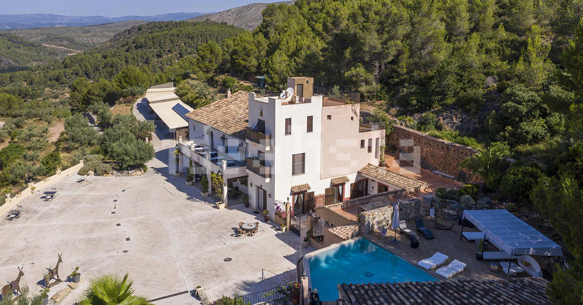 Hotel Casino Chaves: arquitetura distinguida com prémio internacional ...