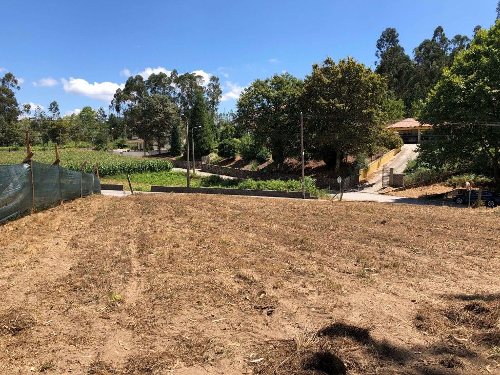 Terrenos com licença de construção aprovada a partir de 14.500 euros ...