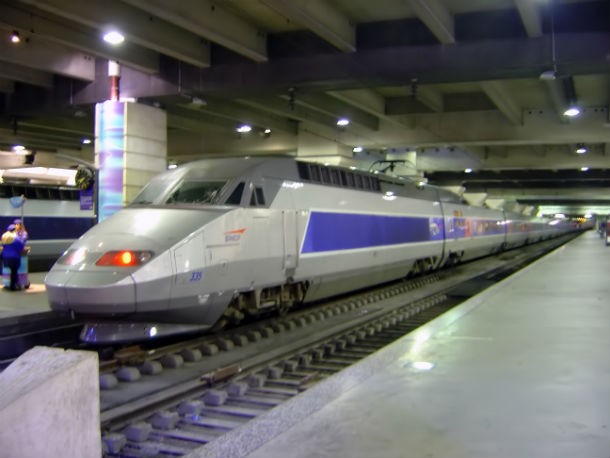 tgv é para avançar mas só com uma via — idealista/news