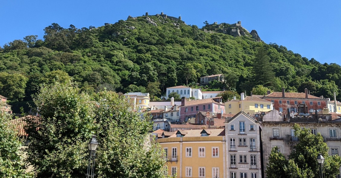 Property for sale in Portugal with gardens — idealista/news