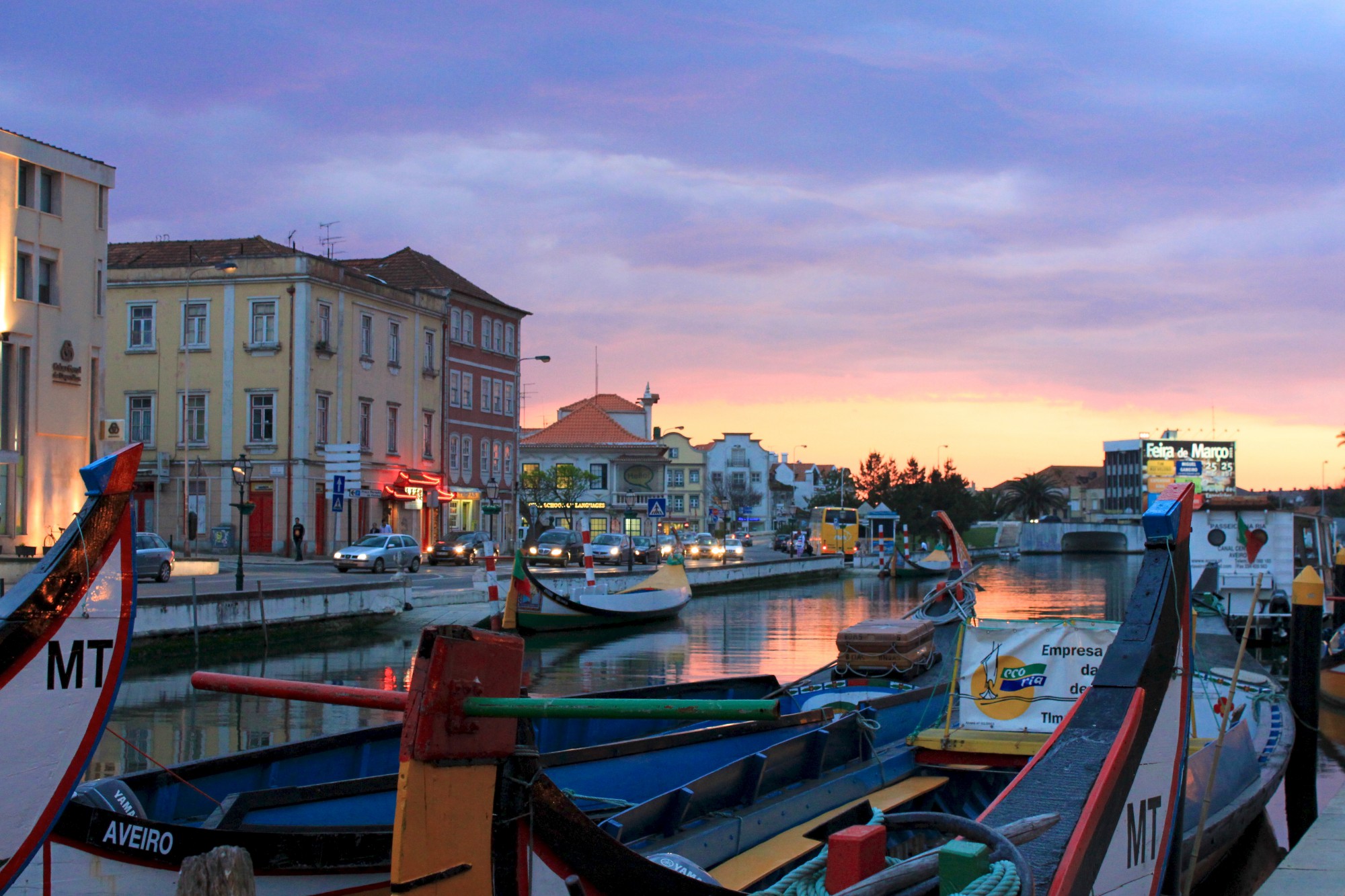 Canais e casas coloridas: um passeio por Aveiro, a “Veneza de Portugal ...