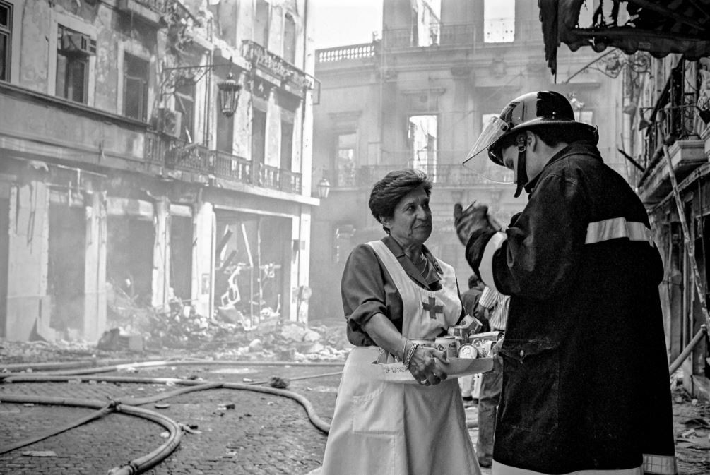 Incêndio no Chiado, 30 anos depois – as imagens do coração de Lisboa em ...
