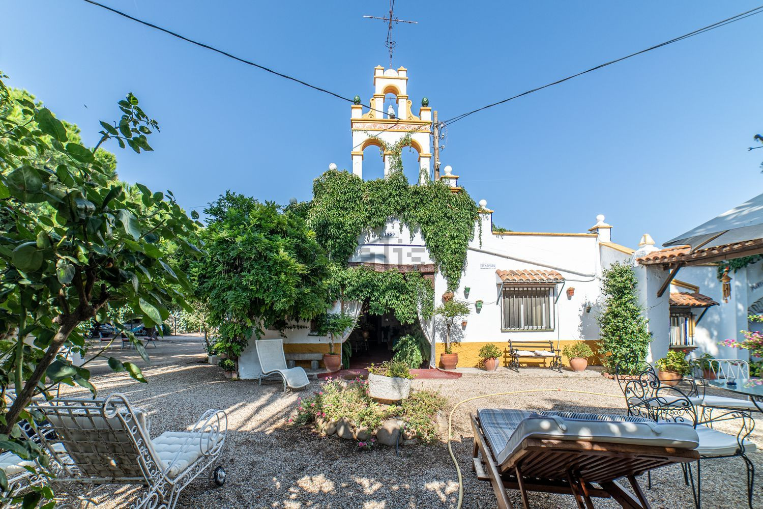 Uma quinta encantada com estábulos e adega para viver o mundo rural ao ...
