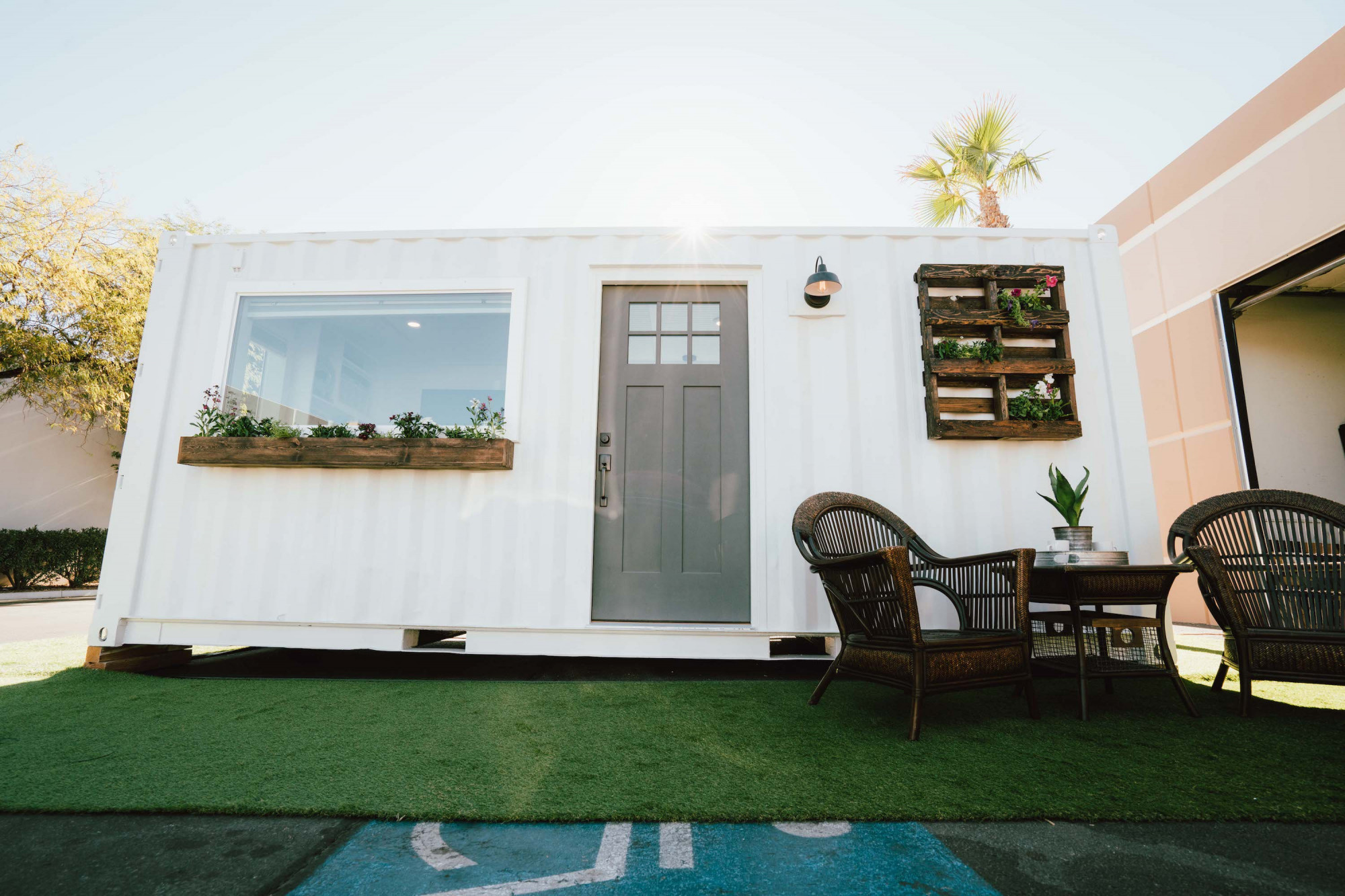 O fenómeno das casas construídas em contentores marítimos (desde 35.000 ...