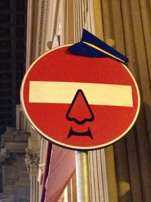 Uma cidade, um museu: conhece o artista que transforma sinais de ...